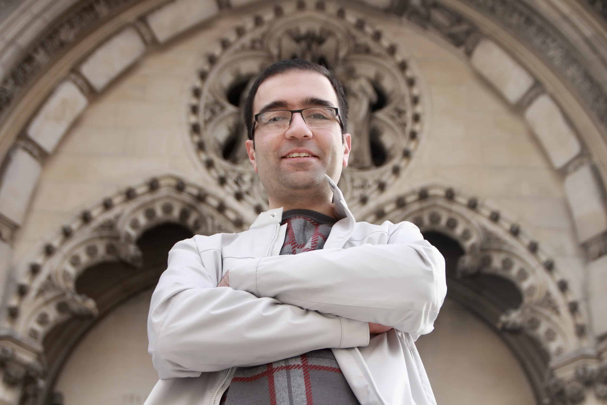 About | Kourosh Ziabari